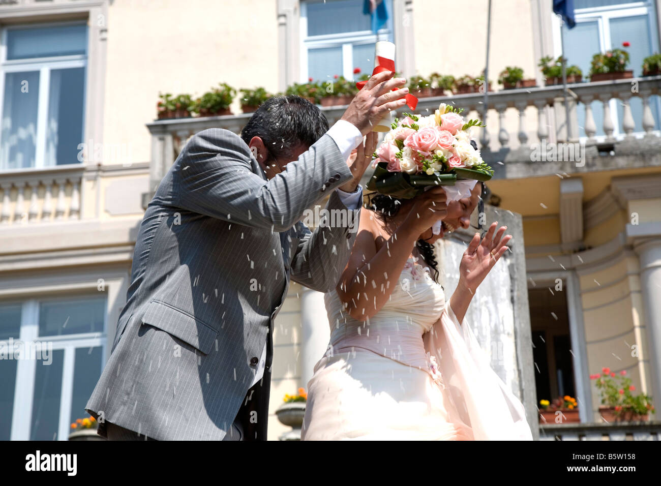 Rice throwing Italy Stock Photo - Alamy