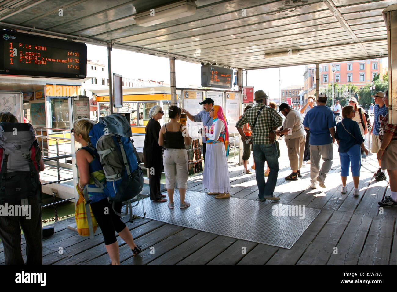 Water bus stop at Ferrovia Venice Veneto Italy Stock Photo - Alamy