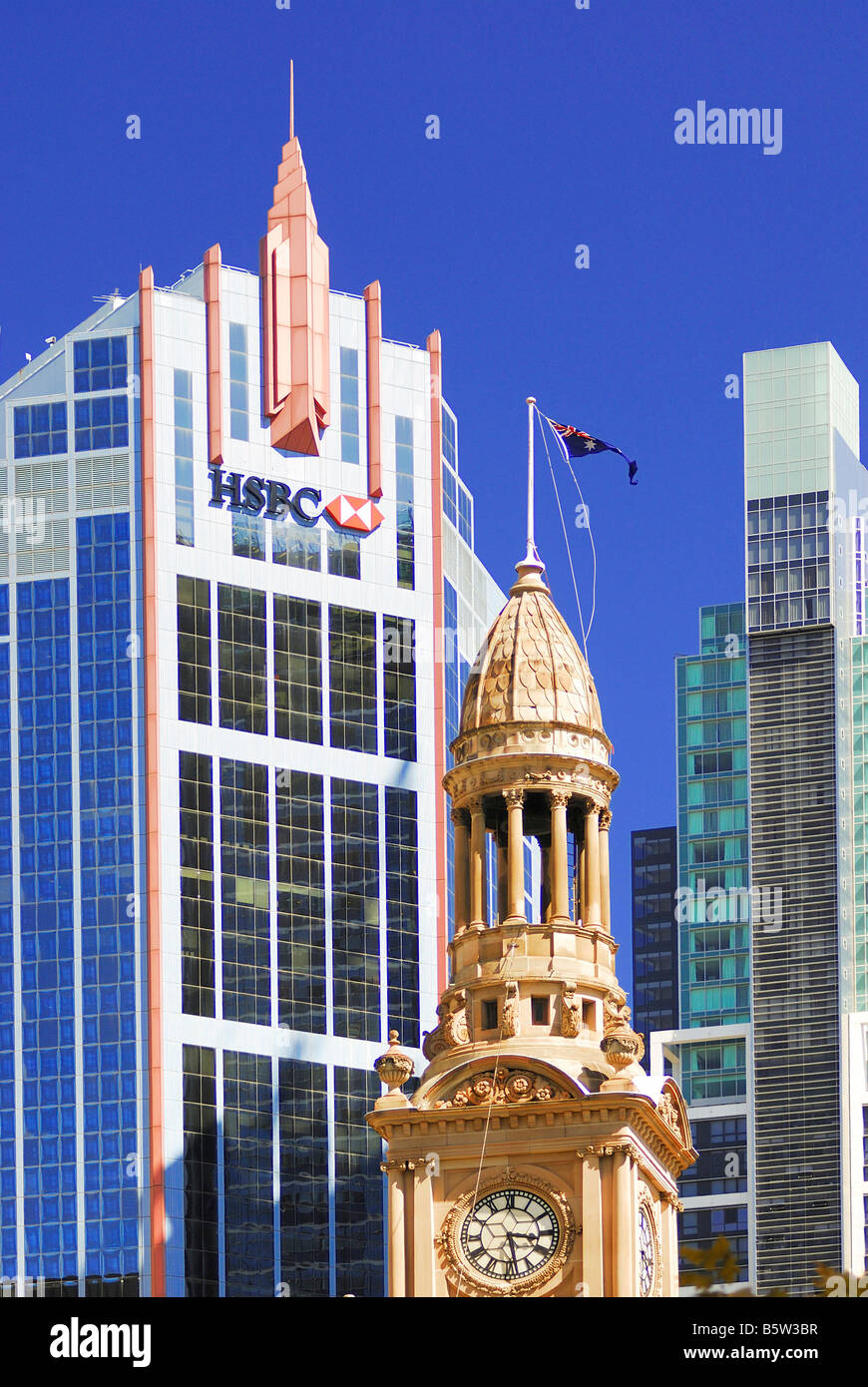 Highrise of the HSBC bank and the tower of City Hall, Sydney, New South ...