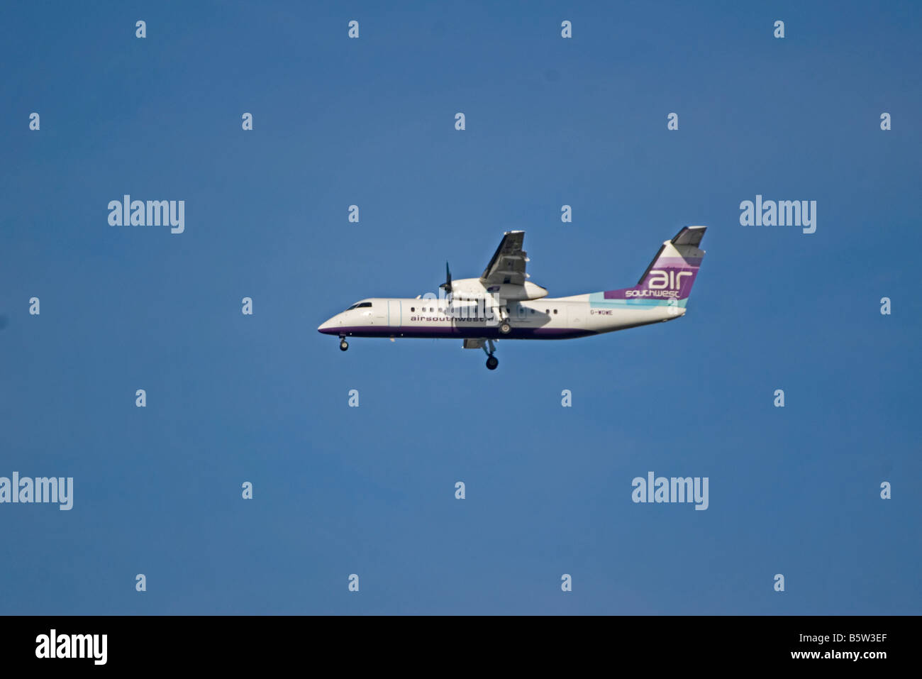 Bombardier dash 8 airplane hi-res stock photography and images - Alamy