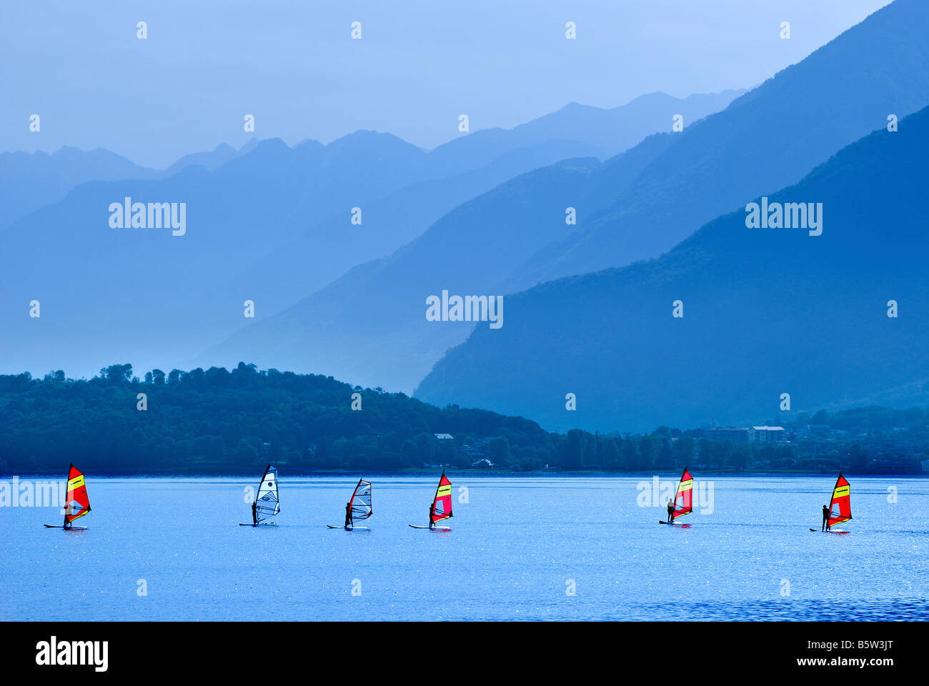 Layered mountain backdrop hi-res stock photography and images - Alamy