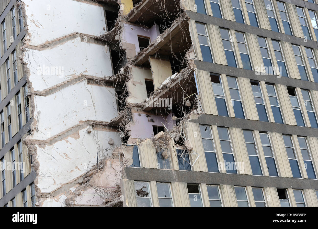 Demolition of tower block hi-res stock photography and images - Alamy