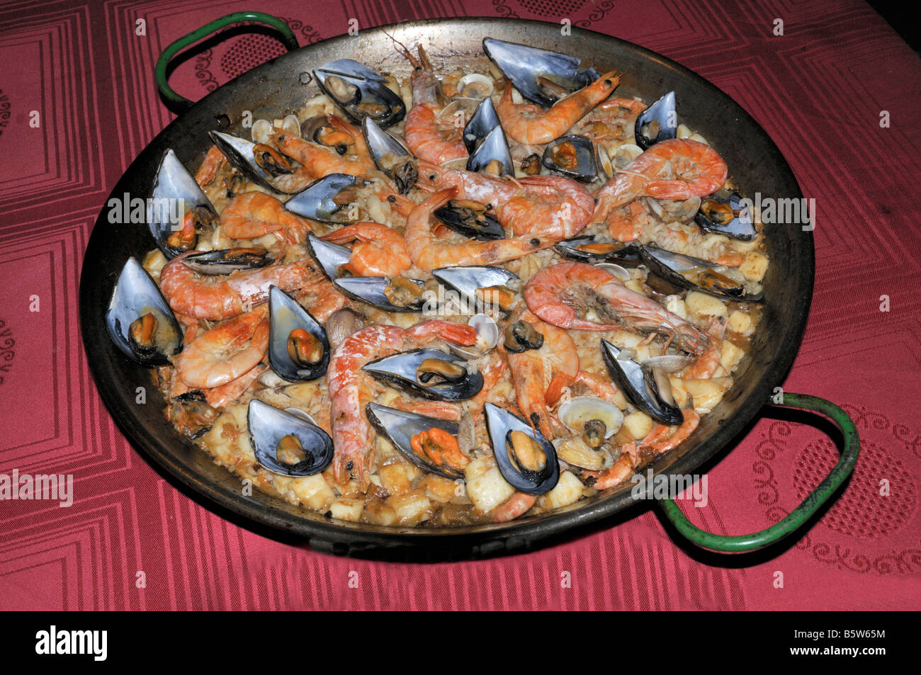 Paela large hi-res stock photography and images - Alamy