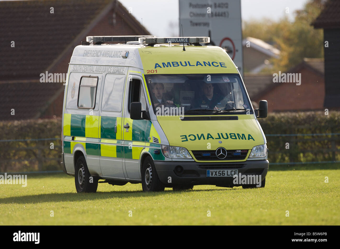 Ambulance england hi-res stock photography and images - Alamy
