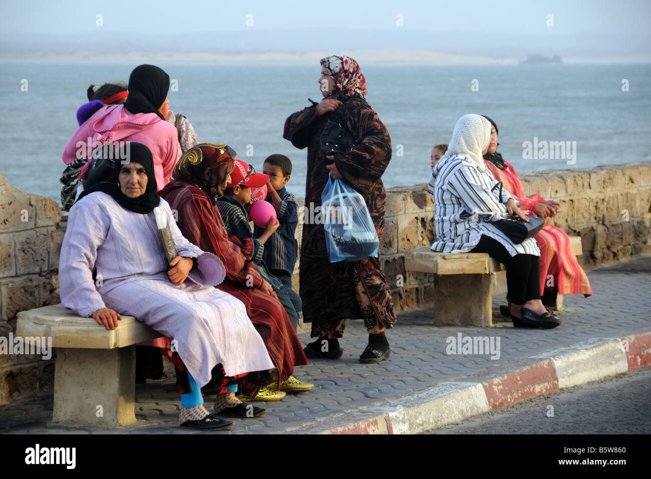 Moroccan family children hi-res stock photography and images - Alamy