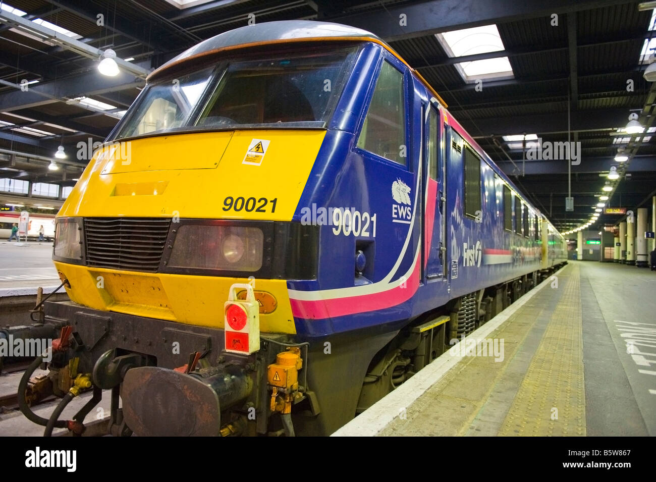 London , Euston Railways Station , EWS First Scot Rail train engine at ...