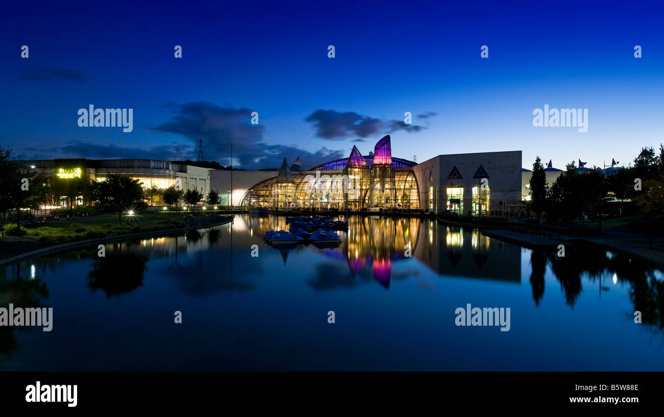 Bluewater shopping centre hi-res stock photography and images - Alamy