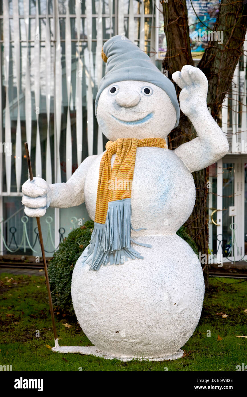 Snowman figures hi-res stock photography and images - Alamy