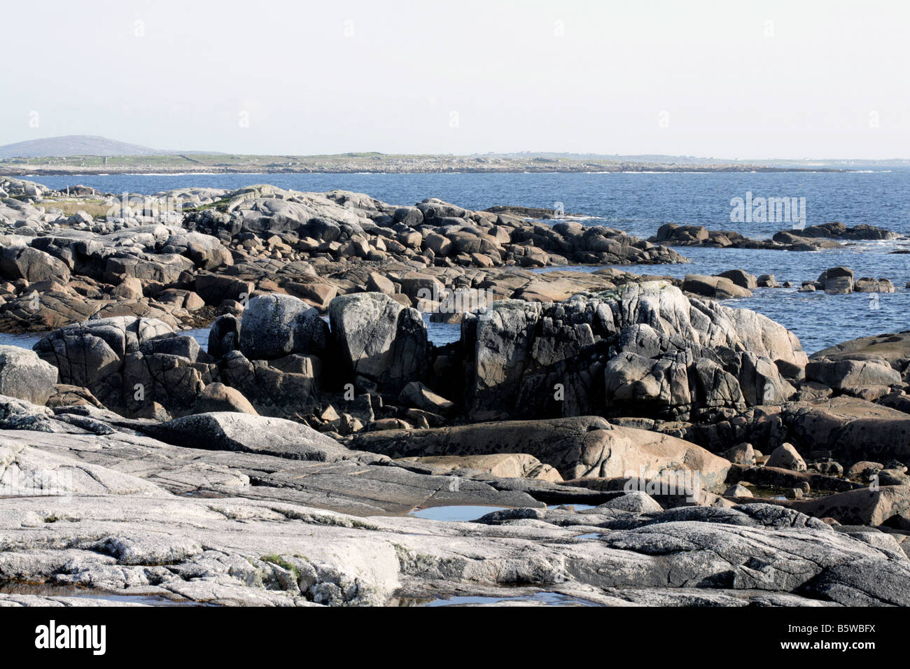 Rocky coasts and at harbors and piers hi-res stock photography and ...
