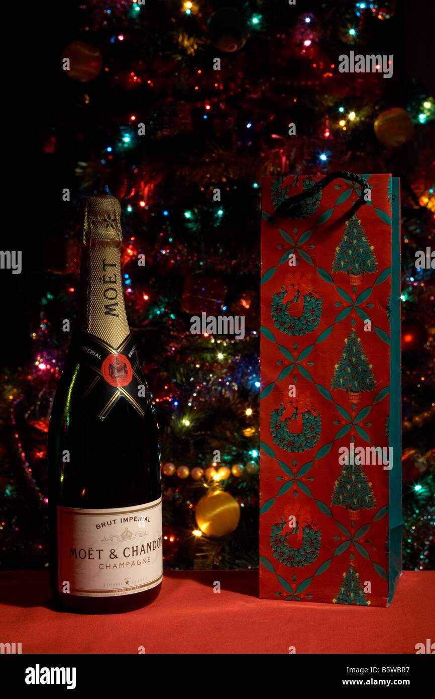 Moet and chandon champagne house hi-res stock photography and images ...