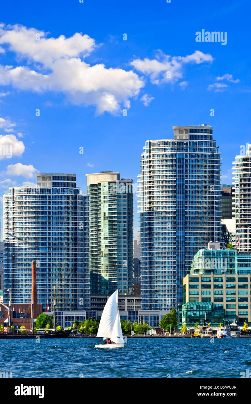 Sailboat sailing in Toronto harbour with scenic waterfront view Stock ...