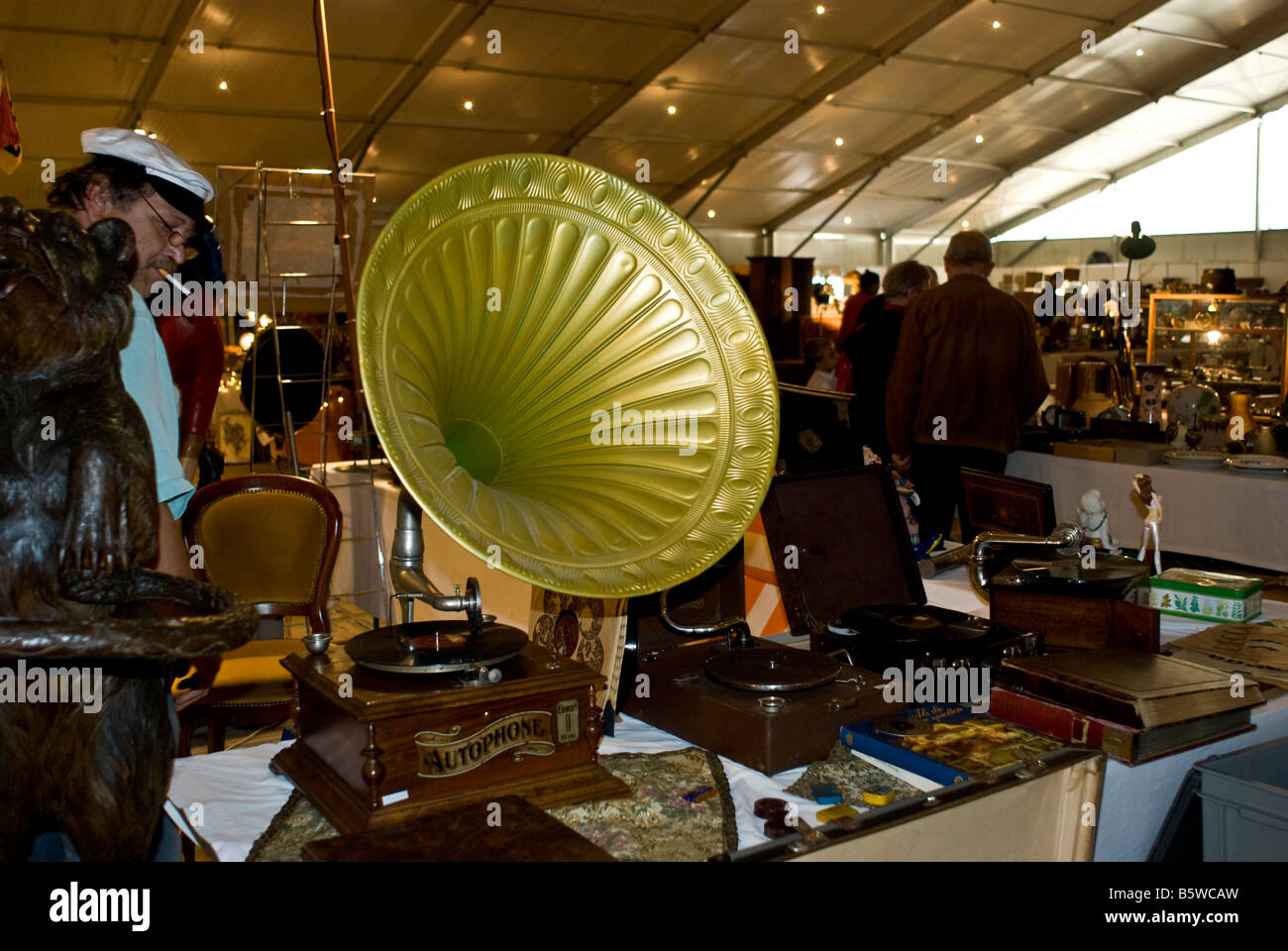 An old Autophone phonograph at an antiques fair Stock Photo - Alamy