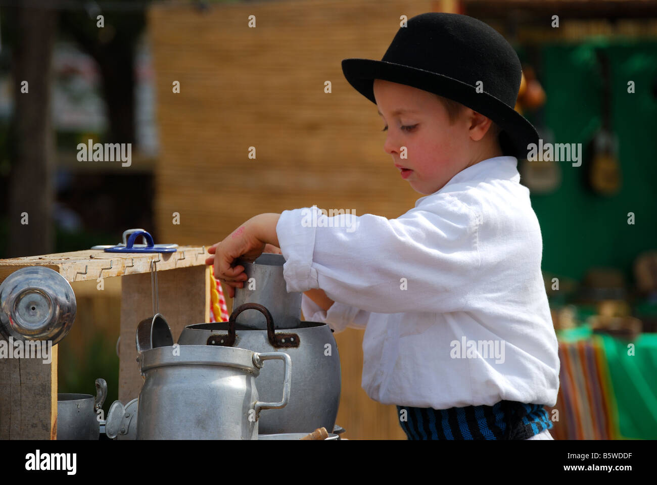 Boy in traditional spanish costume hi-res stock photography and images ...