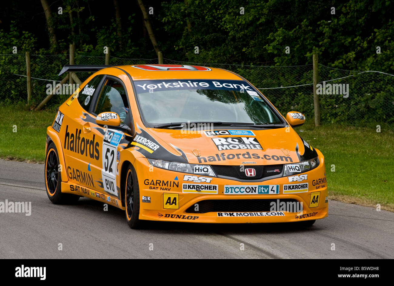 2008 Honda Civic Type R BTCC contender with driver Vicki Butler ...