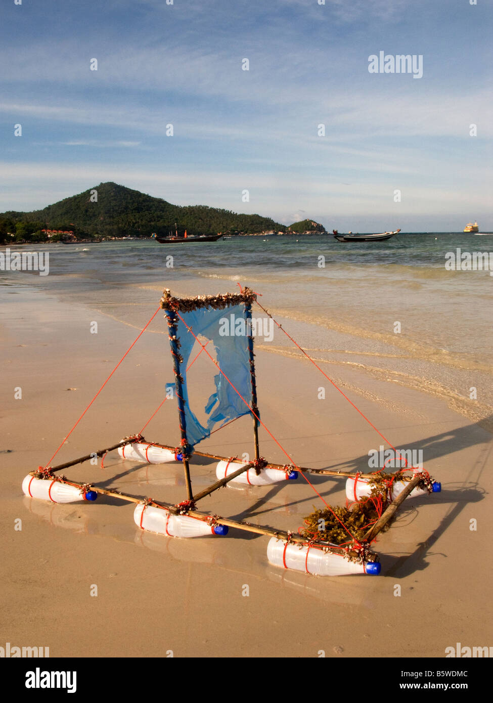 Hand made raft hi-res stock photography and images - Alamy