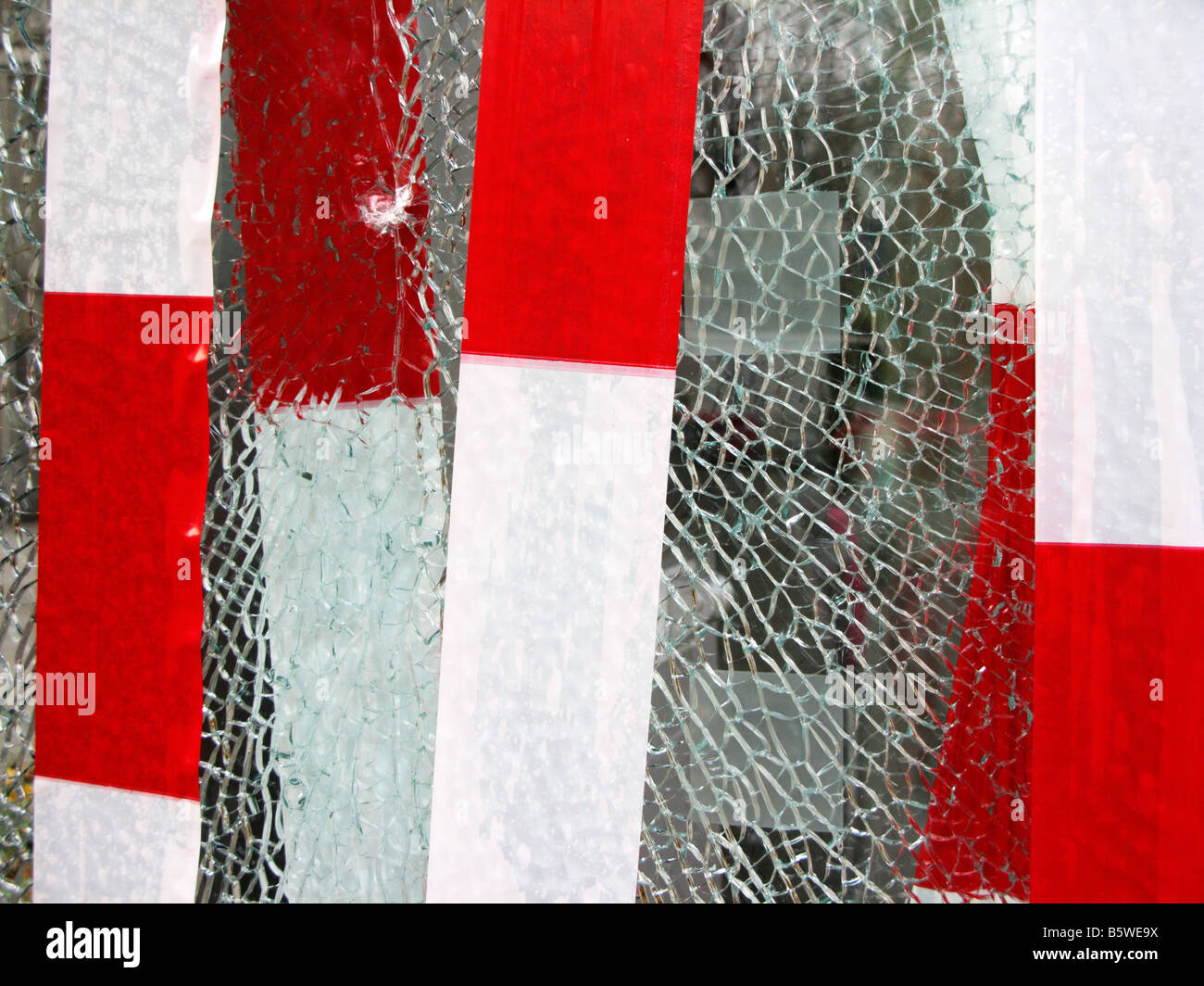 White glass shattered hi-res stock photography and images - Alamy