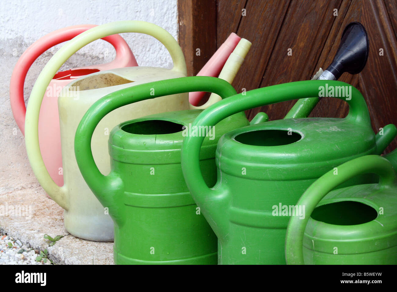 Colourful cans hi-res stock photography and images - Alamy