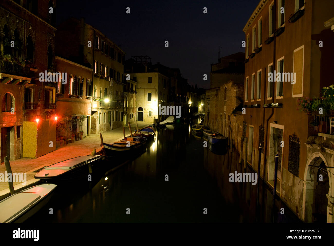 Venice street lights hi-res stock photography and images - Alamy