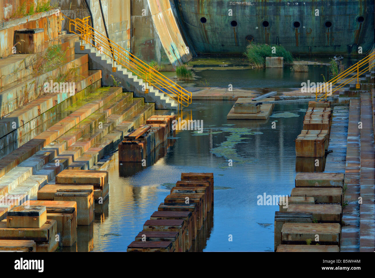 Boston naval shipyard hi-res stock photography and images - Alamy