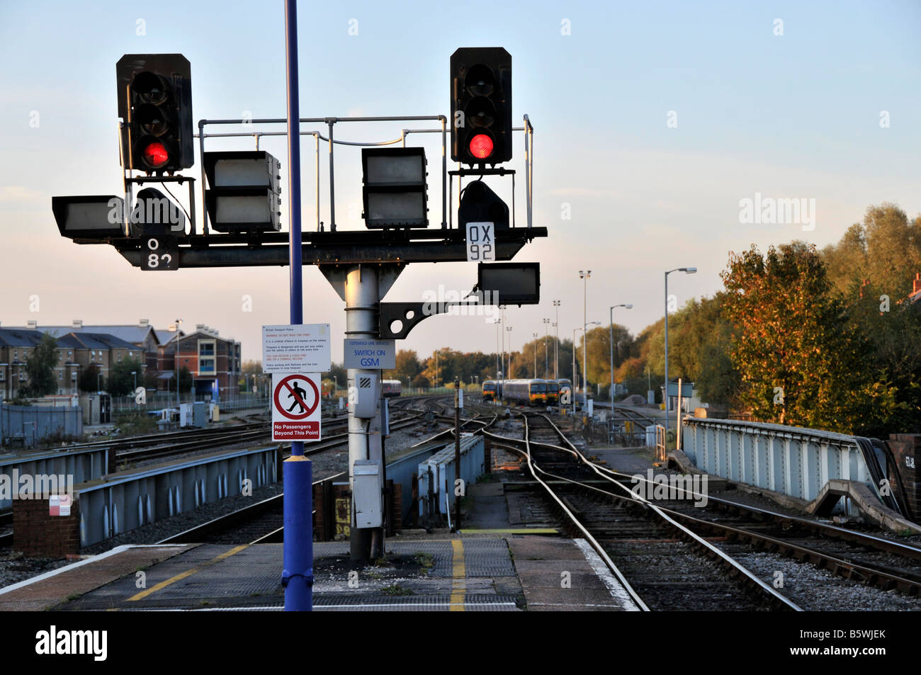 Red signal lights in oxford railway station Stock Photo - Alamy