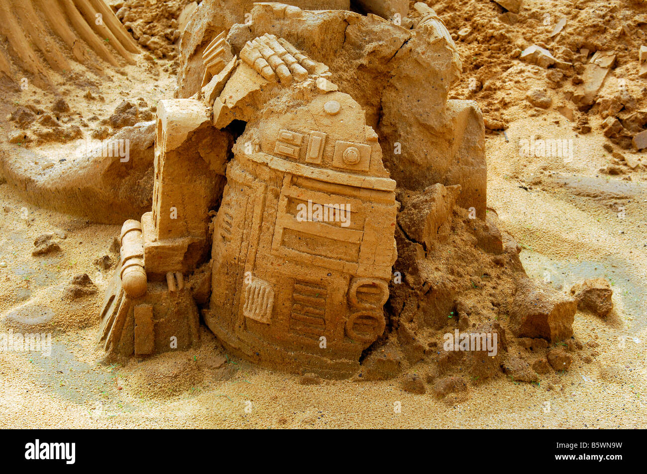 R2D2 star wars character robot android george lucas Stock Photo - Alamy