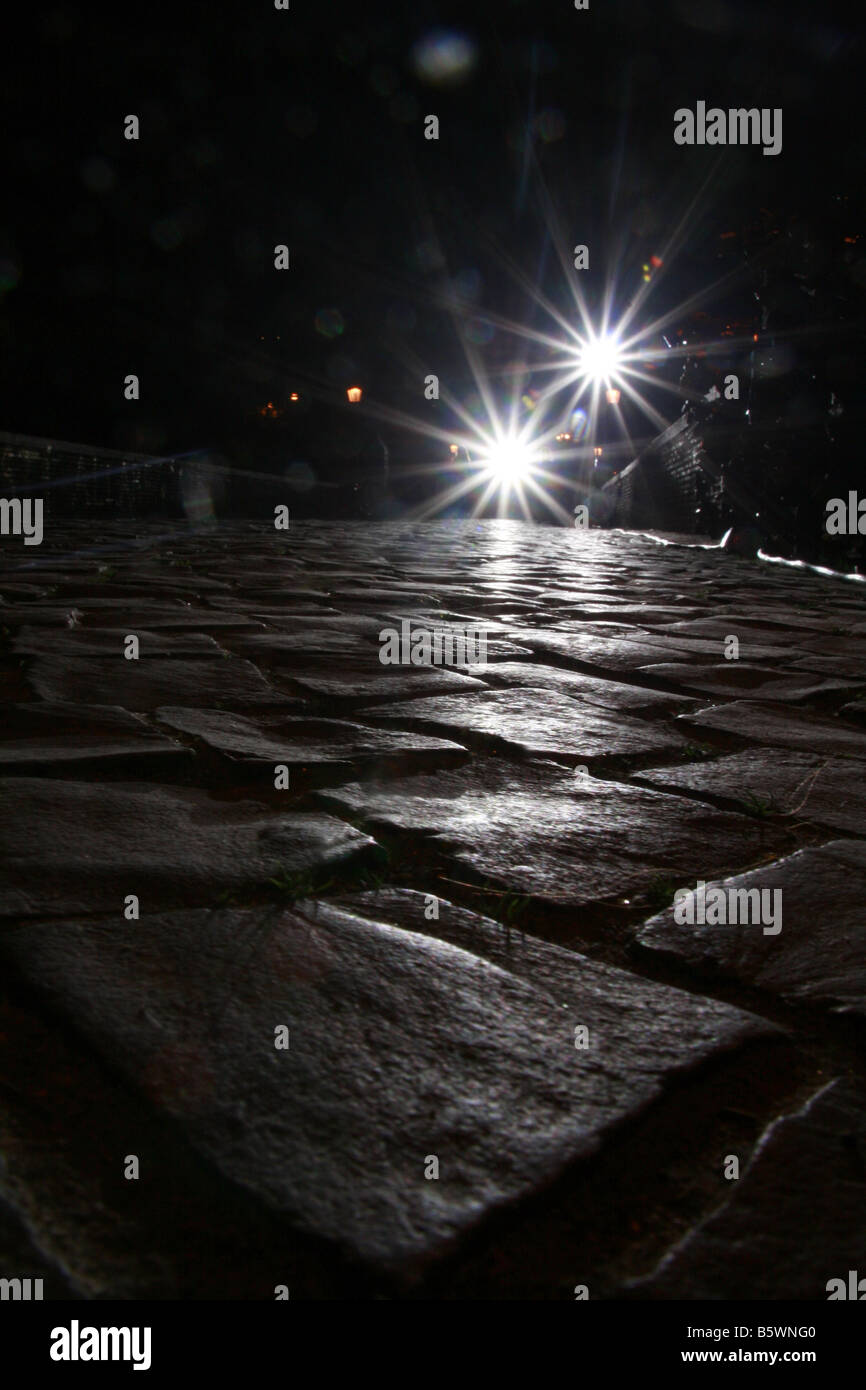 empty vacant desolate dark street alley at night Stock Photo - Alamy