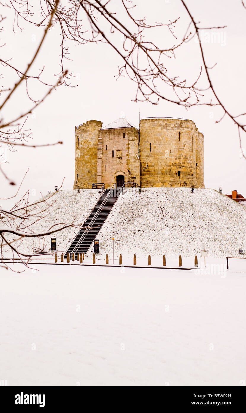 Clifford's Tower York in snow Stock Photo - Alamy