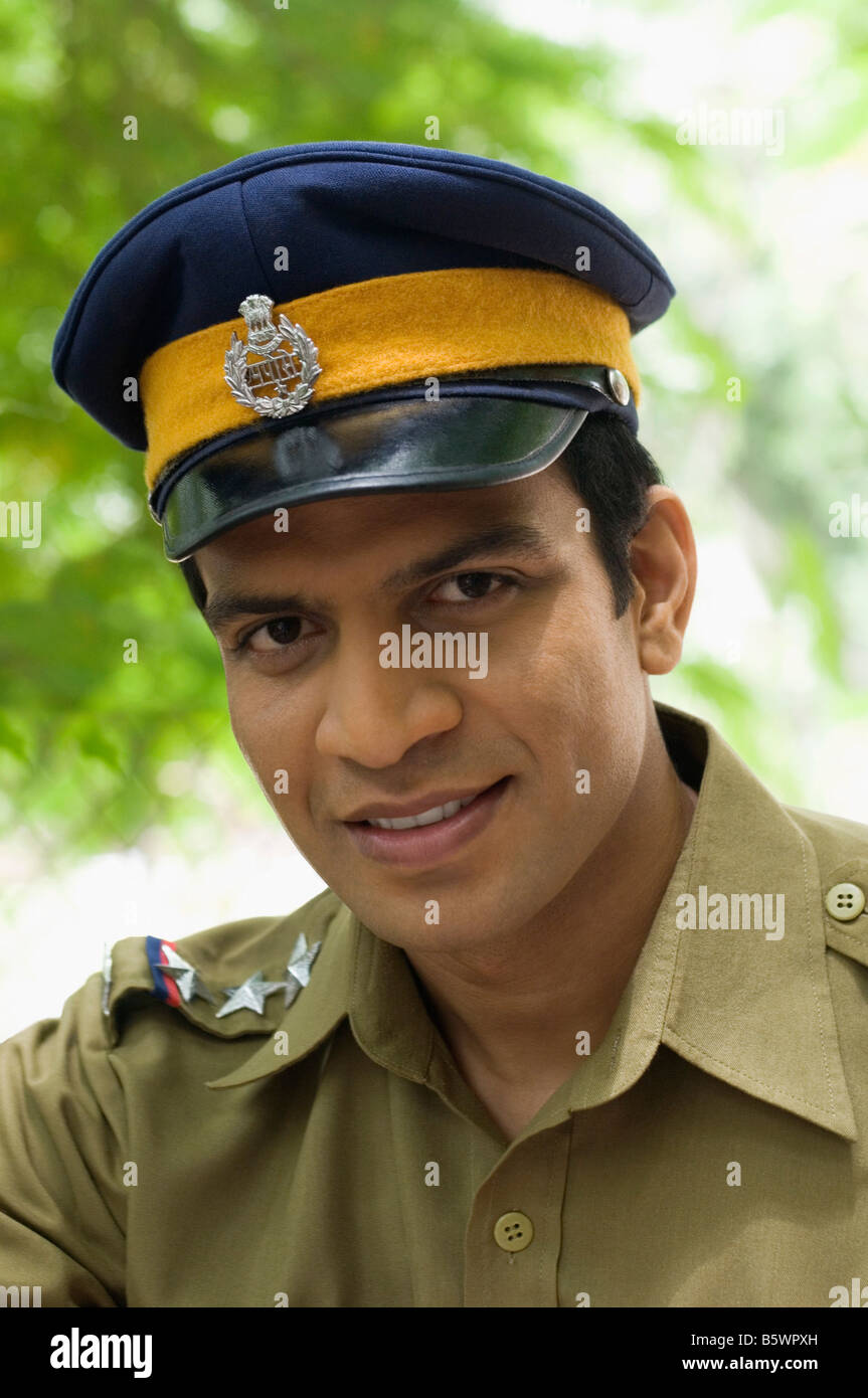 Portrait of a policeman hi-res stock photography and images - Alamy Portrait of a policeman hi-res stock photography and images - Alamy