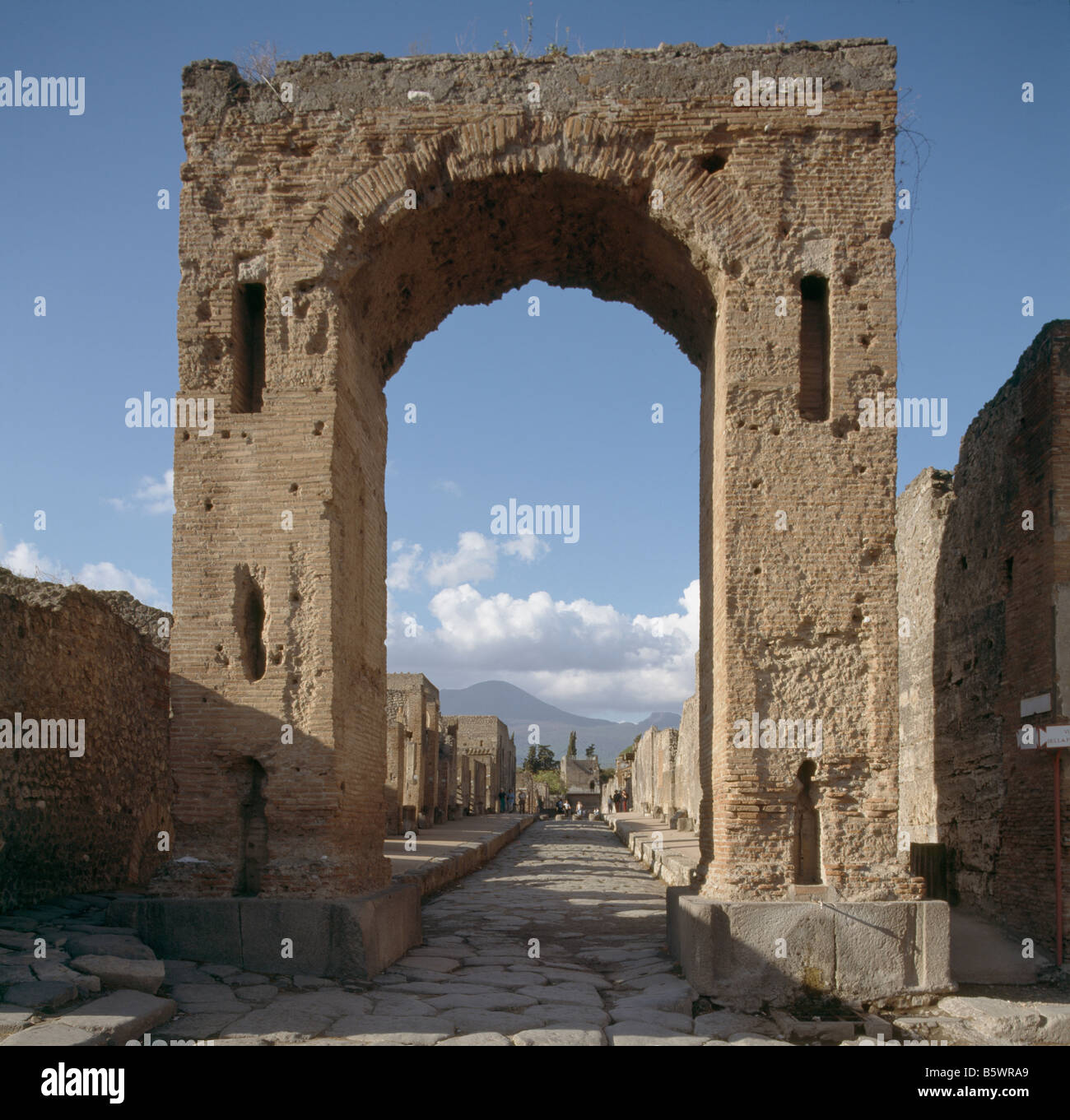 Pompeii: Via Di Mercurio Stock Photo - Alamy