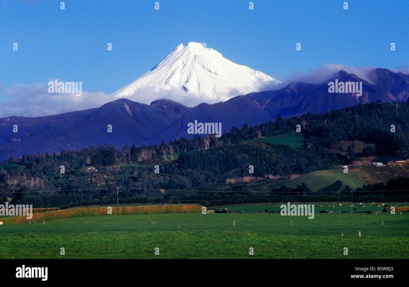 Mt taranaki in new zealand hi-res stock photography and images - Alamy