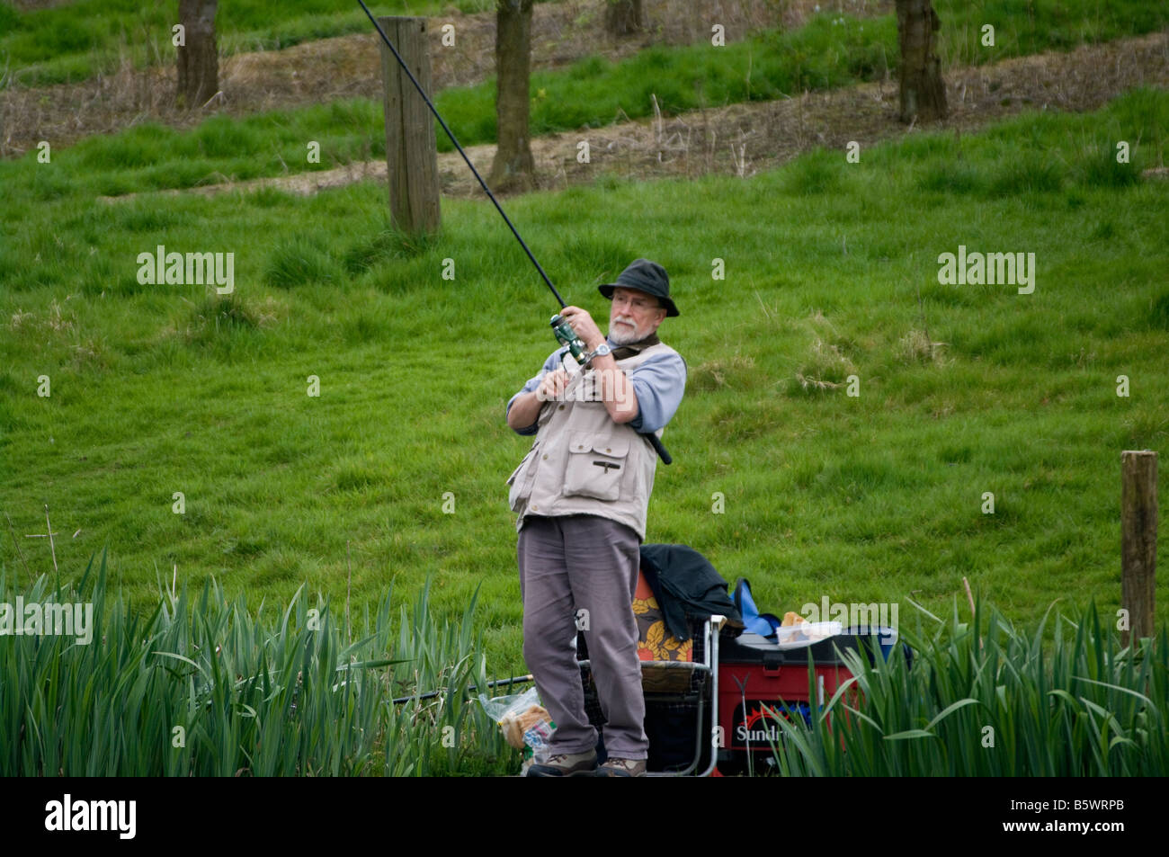 Angling hi-res stock photography and images - Alamy