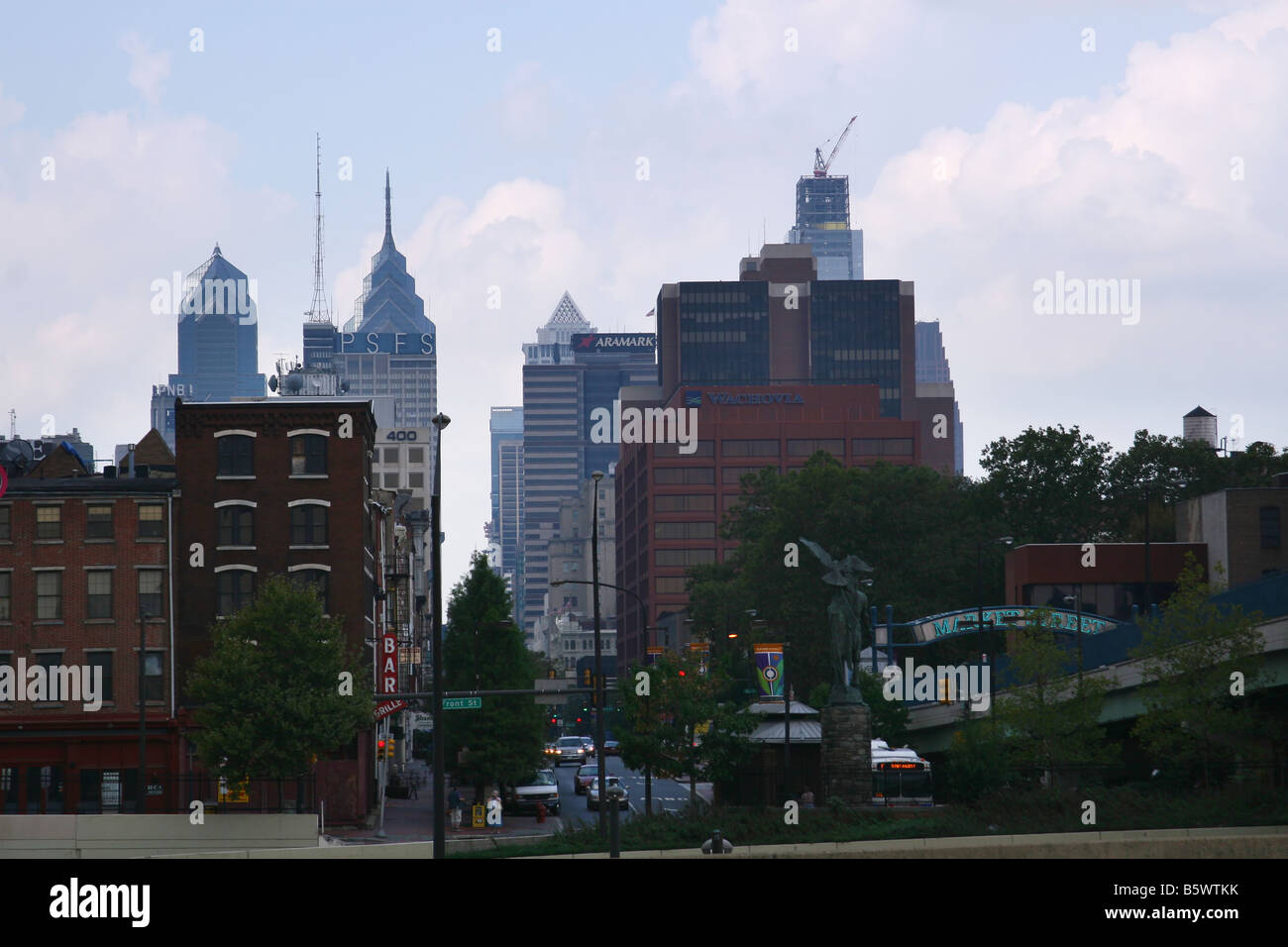 Philadelphia urban scene hi-res stock photography and images - Alamy