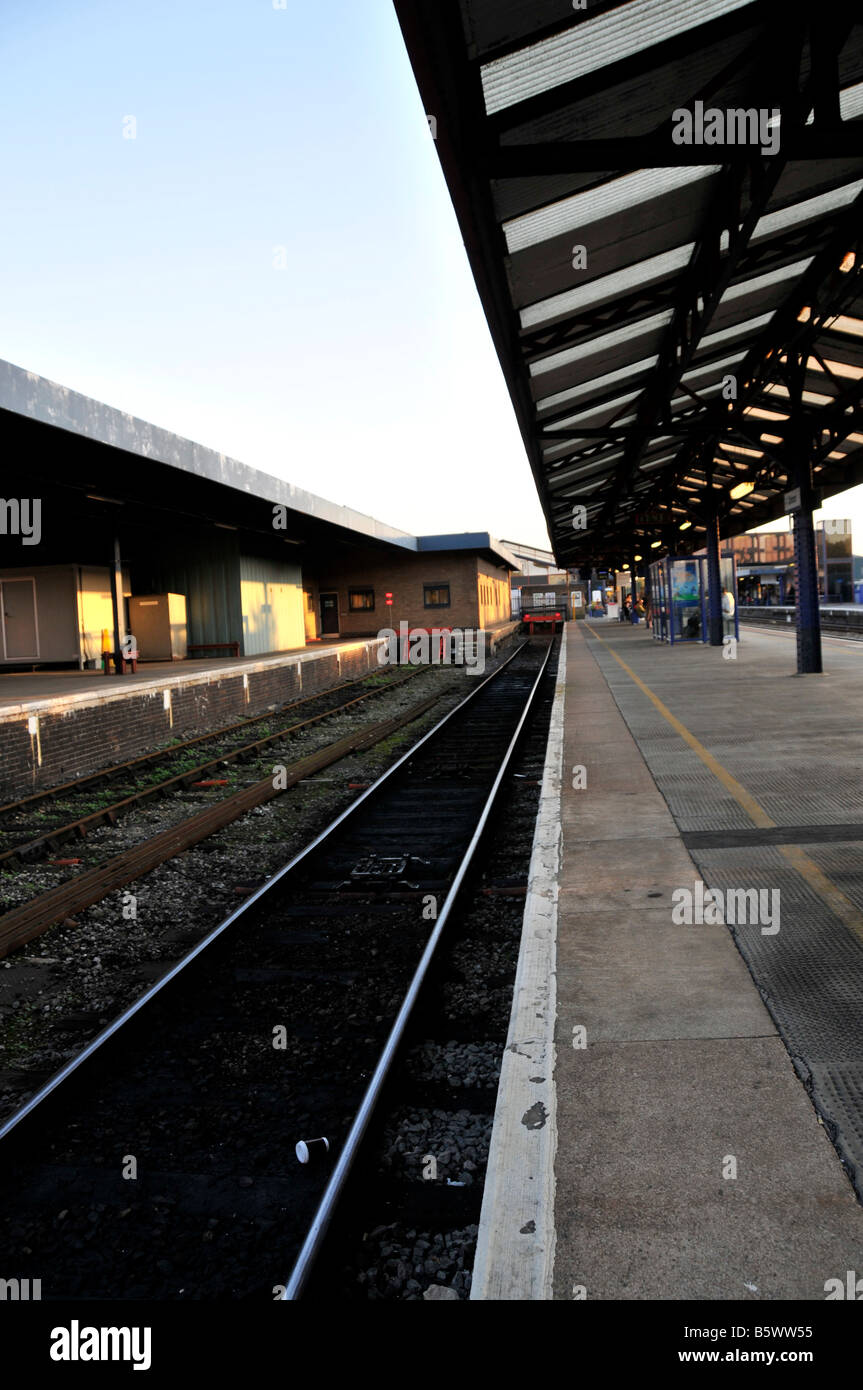 Oxford railway station hi-res stock photography and images - Alamy