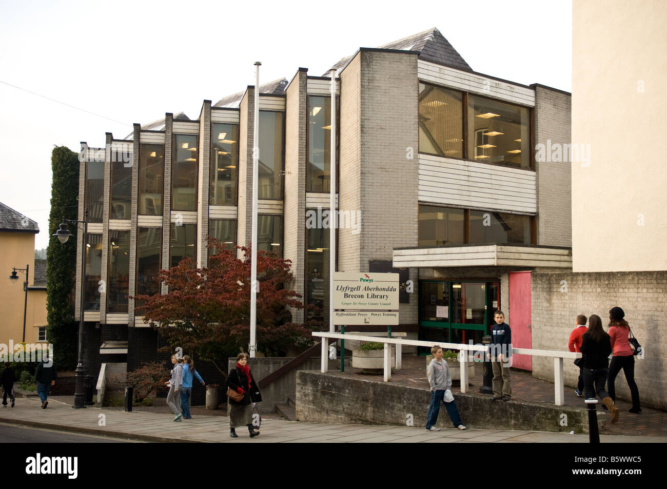 Public library uk hi-res stock photography and images - Alamy