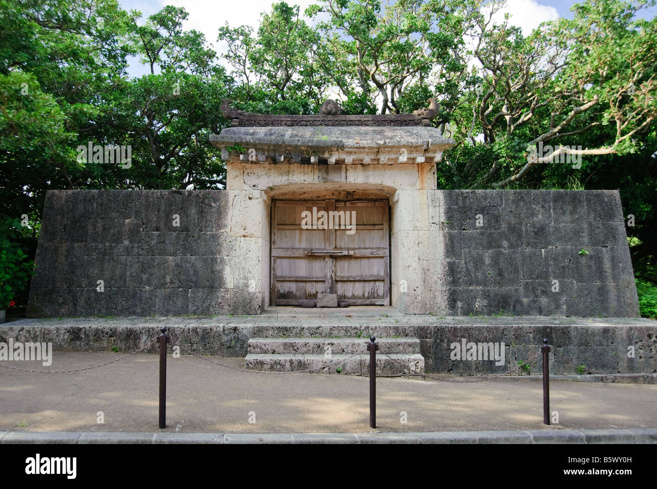 sonohyan utaki shrine gate, shuri, naha, okinawa, japan Stock Photo - Alamy