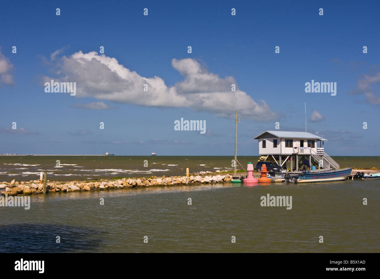 Caribbean port facilities hi-res stock photography and images - Alamy