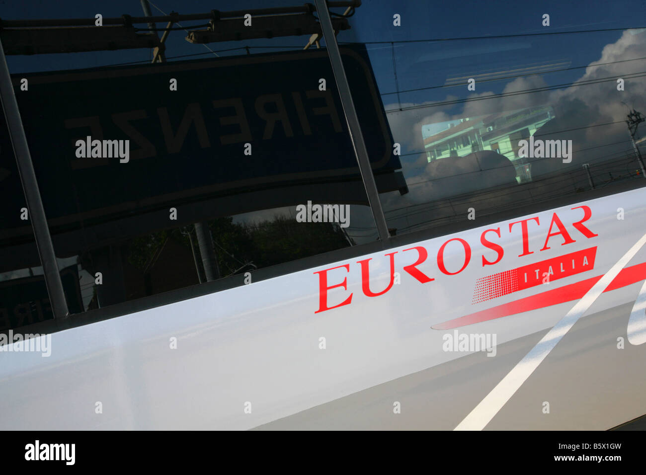 Eurostar logo hi-res stock photography and images - Alamy