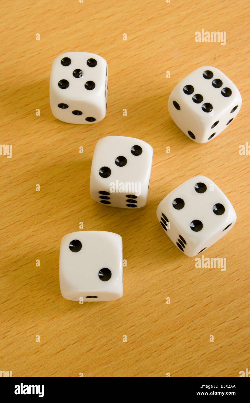 Five white dice hi-res stock photography and images - Alamy