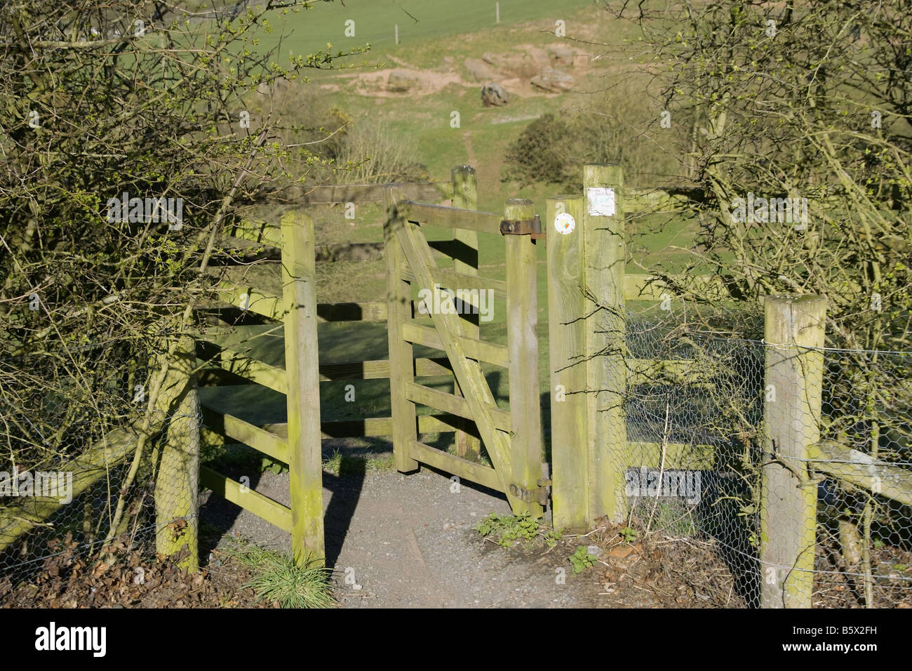 A gate on a footpath Stock Photo - Alamy