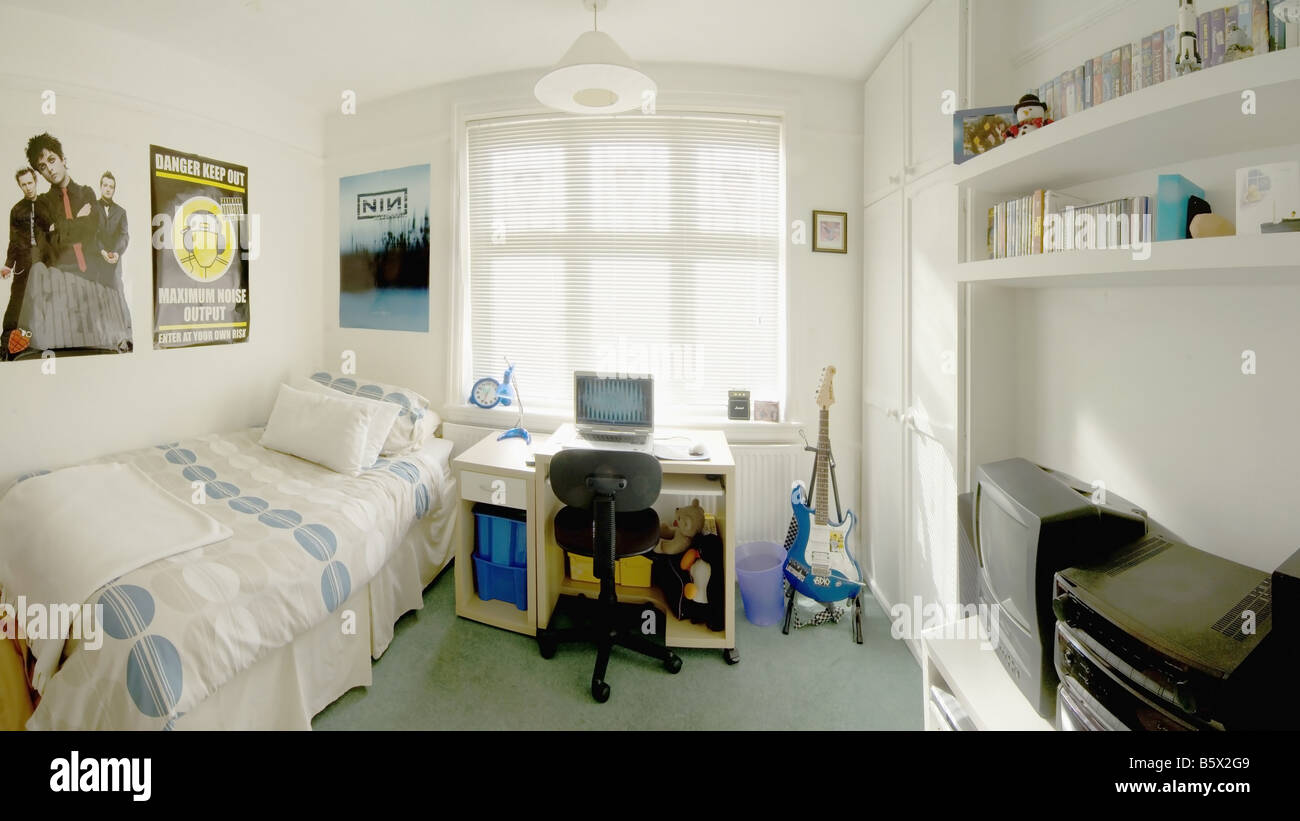 Teen bedroom empty hi-res stock photography and images - Alamy
