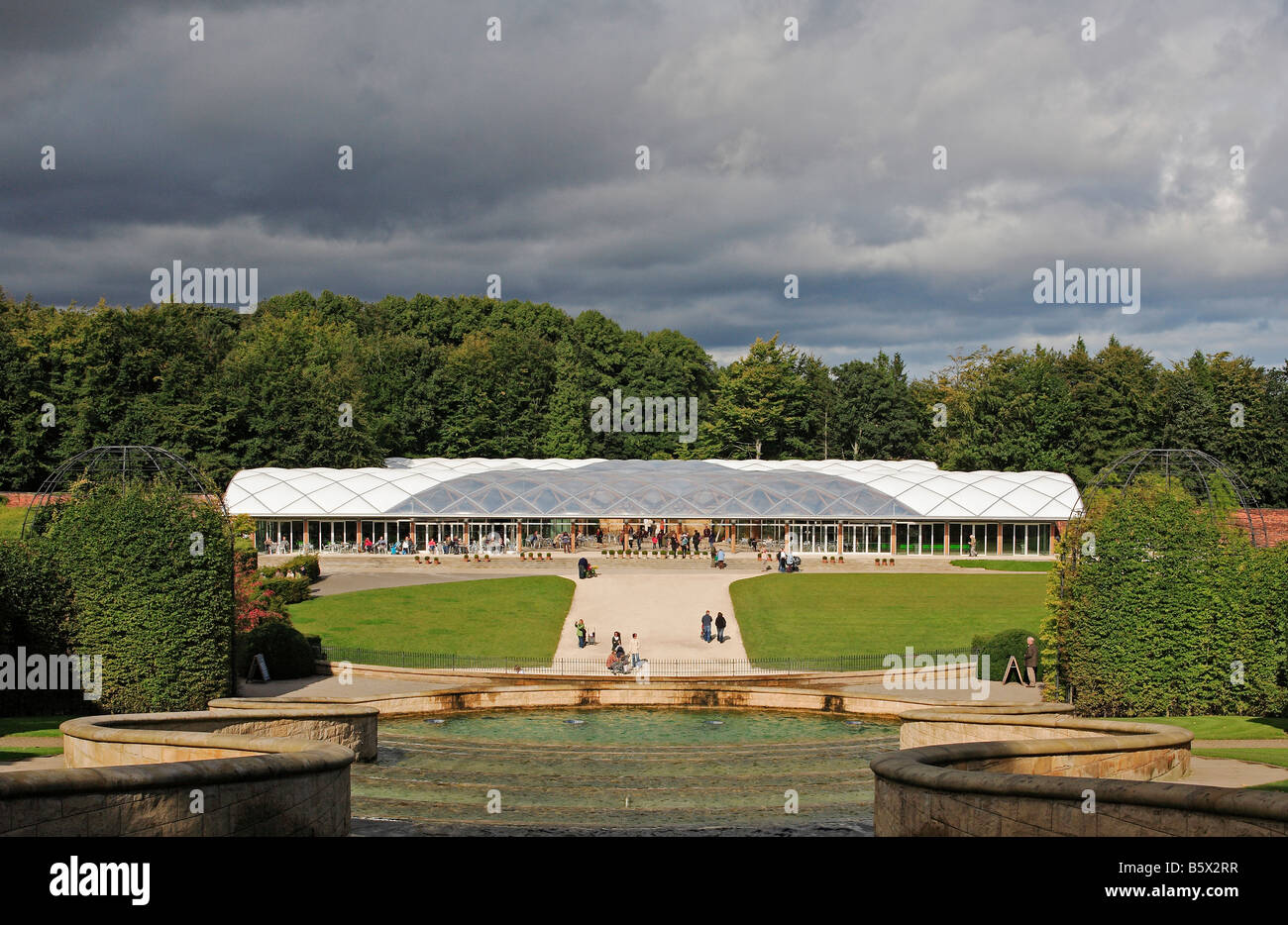 Alnwick gardens hi-res stock photography and images - Alamy