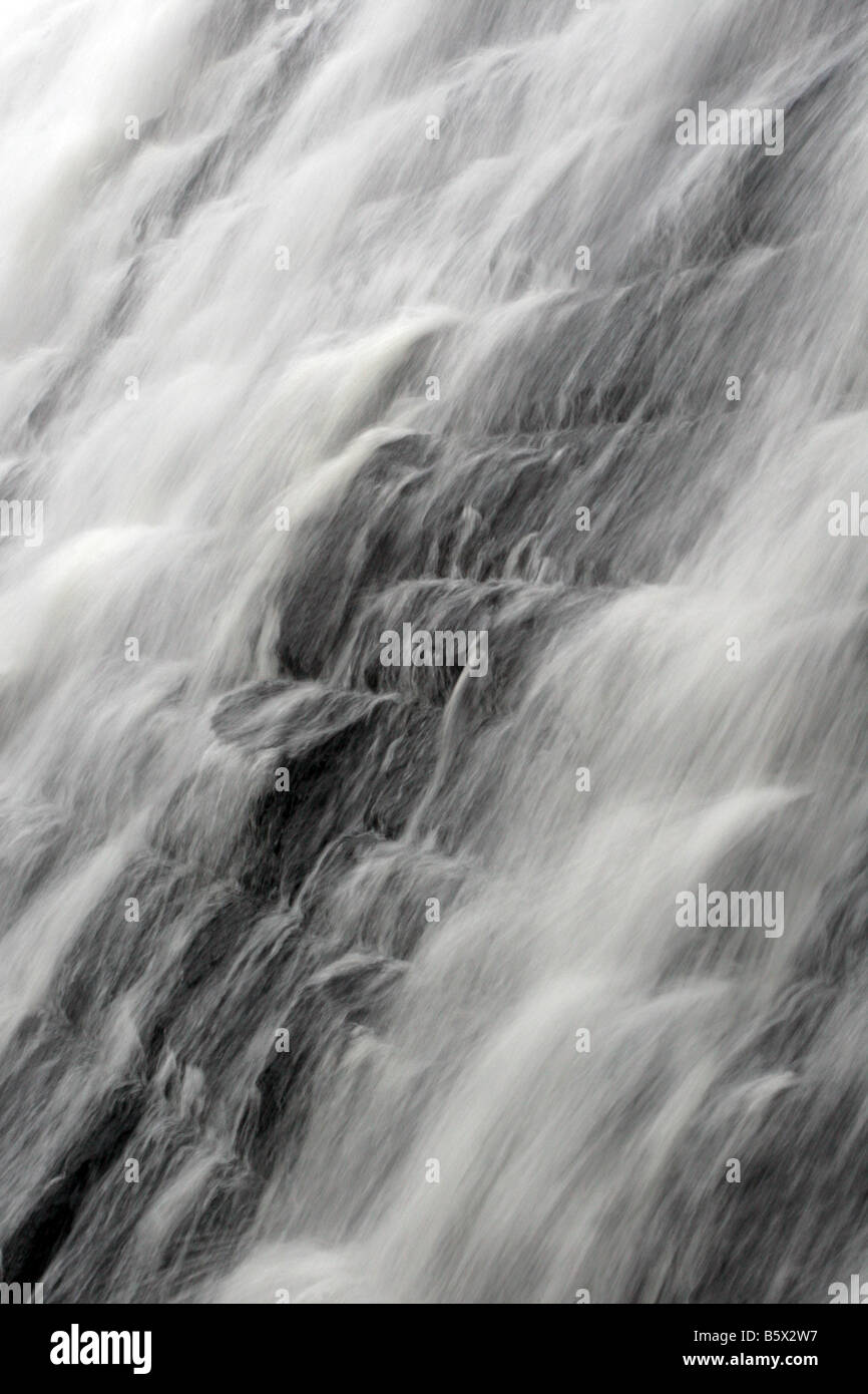 Slow falling hi-res stock photography and images - Alamy
