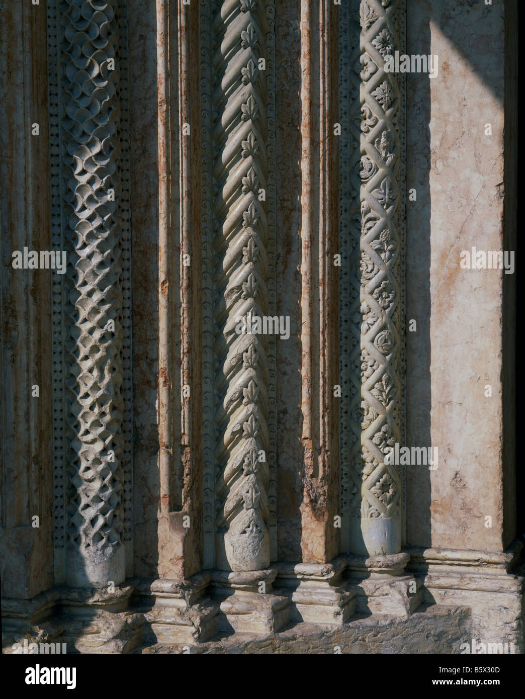Geometric columns hi-res stock photography and images - Alamy