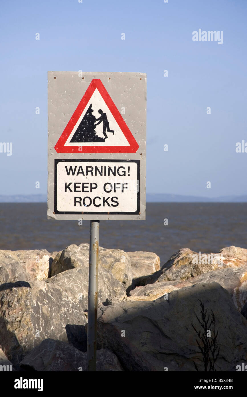 Warning sign loose rocks hi-res stock photography and images - Alamy