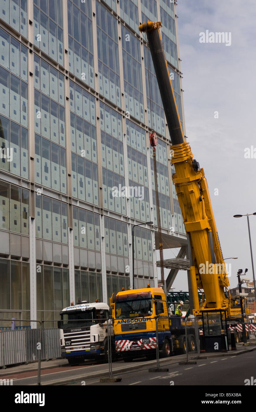 Heavy duty mobile crane hi-res stock photography and images - Alamy