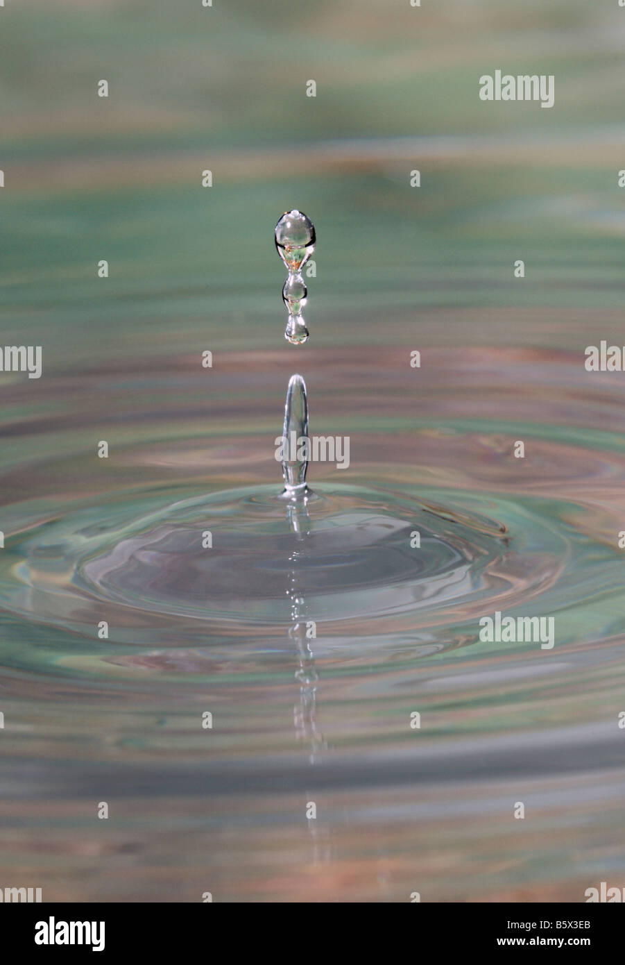 Water drop Sculpture Stock Photo - Alamy