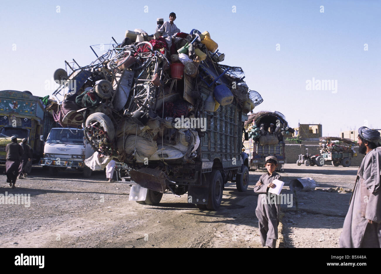 Afghan refugee bus hi-res stock photography and images - Alamy