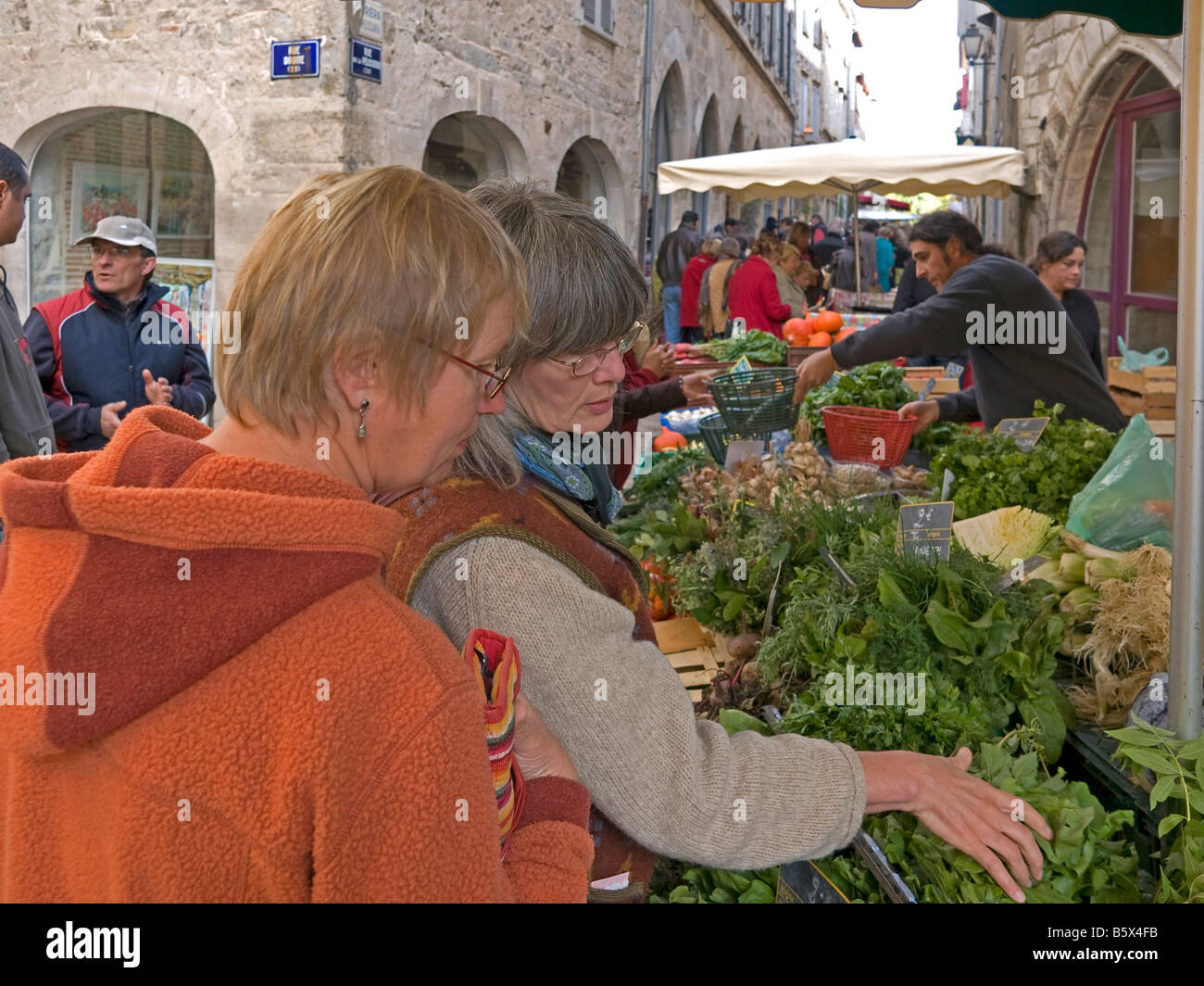Saint antonin noble val market hi-res stock photography and images - Alamy