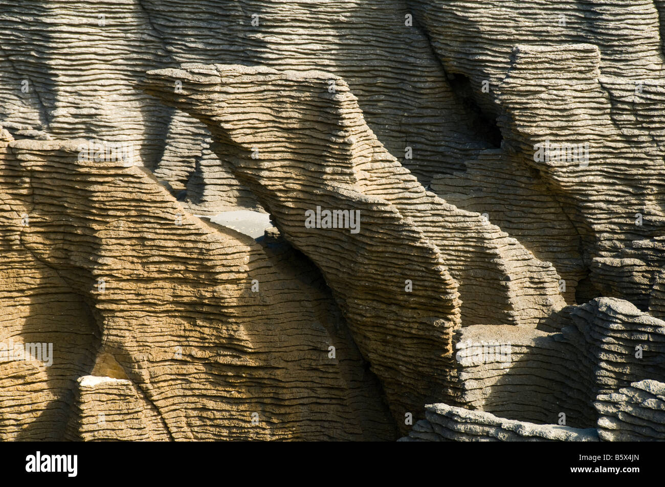 The Pancake rock formations at Dolomite Point, Punakaiki, South Island ...