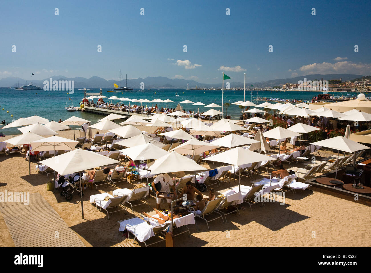 Cannes beach hi-res stock photography and images - Alamy